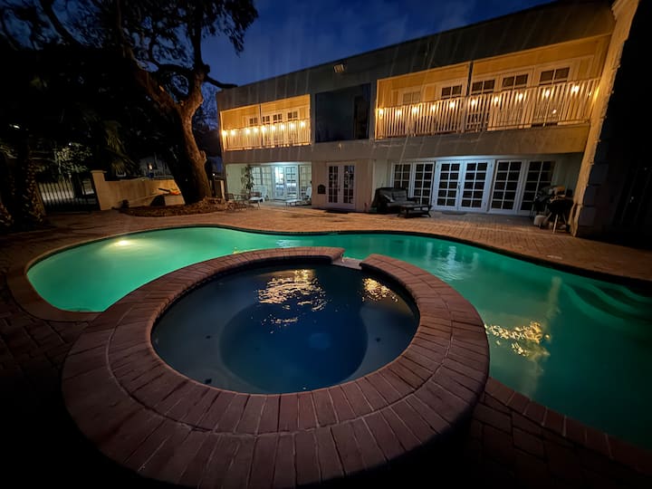 Poolside With Private Entrance & En-suite Bath - Tampa, FL