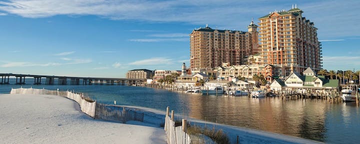 3-bedroom Plus Harbor View At Emerald Grande - Destin, FL