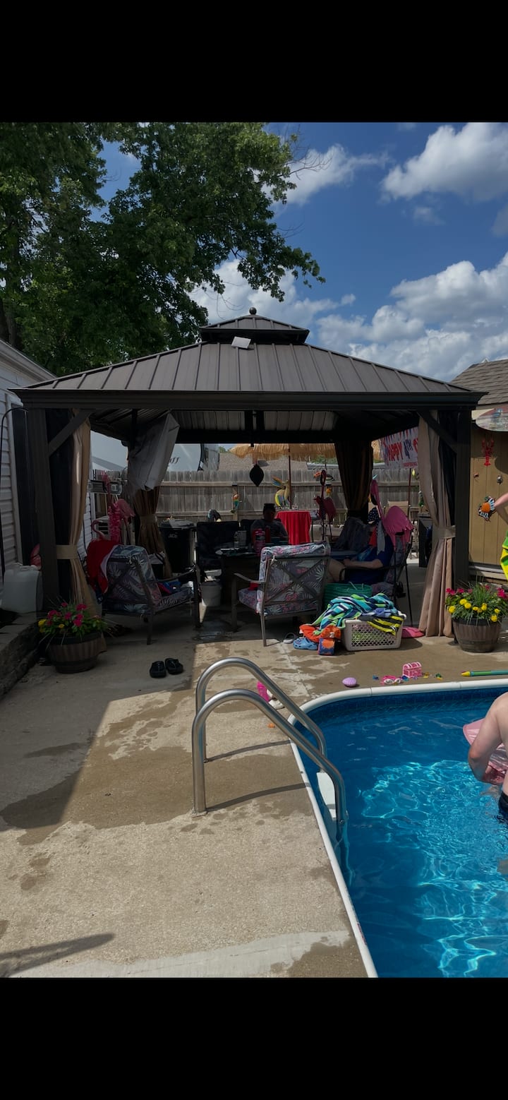 The Bungalow At The Dugan Lagoon! Come Relax! - Kansas City, MO