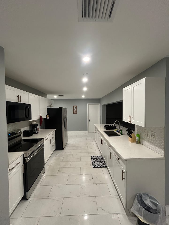 Marble 2️ - Pompano Beach, FL