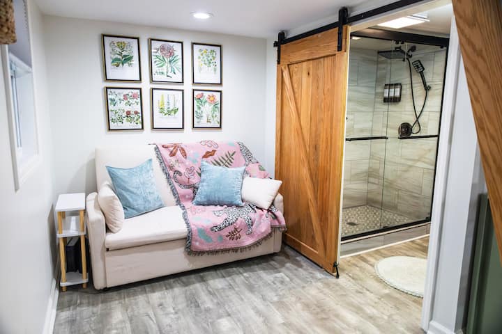 No Place Like Noda | Private Guesthouse Near Noda - Charlotte, NC
