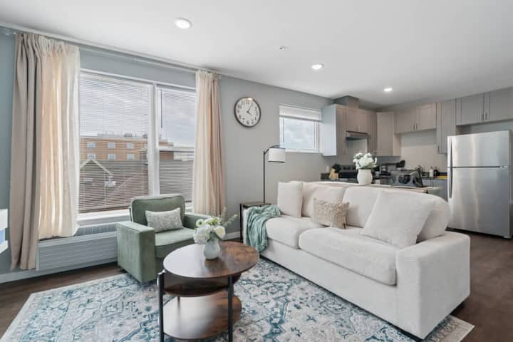 New! Valclyde Haven•sleeps 4| Steps To Child Hosp - Minneapolis, MN