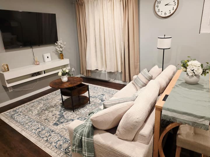 Valclyde Elevated Urban Haven| Sleeps 4 - Minneapolis, MN