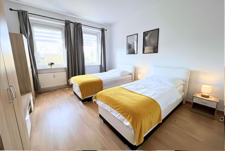 3-raum Wohnung Mit Balkon, Wifi, Tv - Merseburg