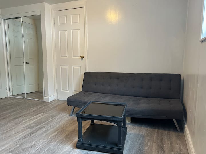 Bright One Bedroom Unit - Brampton
