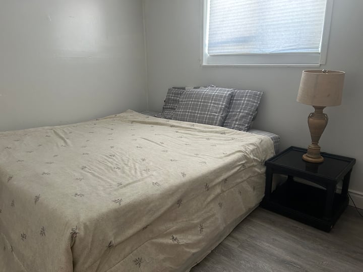 Bright One Bedroom Unit - Brampton