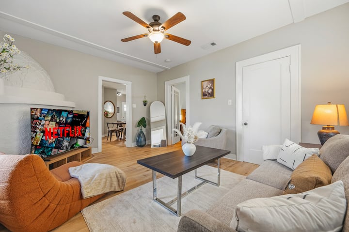 Home Near Nrg •Sleeps 8 • World Cup Ready - Houston, TX