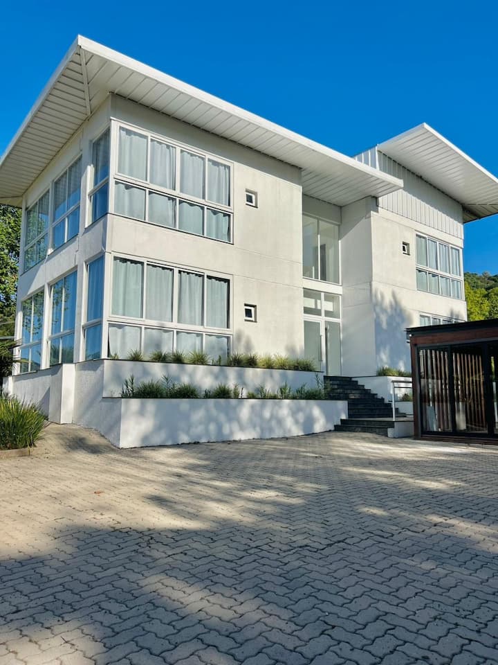 Kipos Suites 5 - Garibaldi