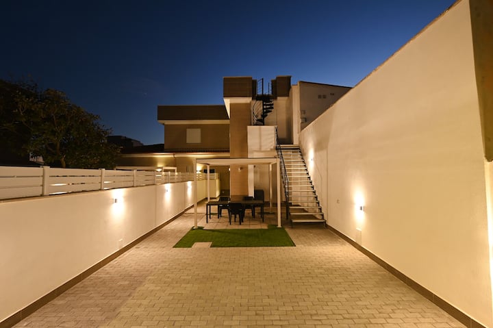 Casa Vacanze Grecale Apartment Leonardo Airport - 菲烏米奇諾