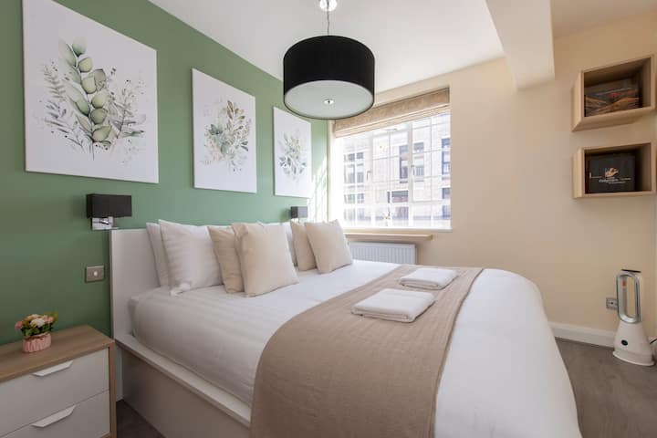 Elegant 1br Chelsea Cloisters | 4 Guests - Chelsea