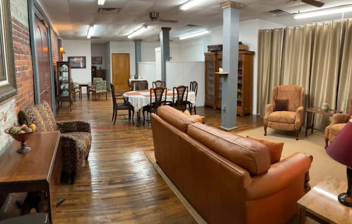 Charming Apartment In The Heart Of Carlisle - Carlisle, KY