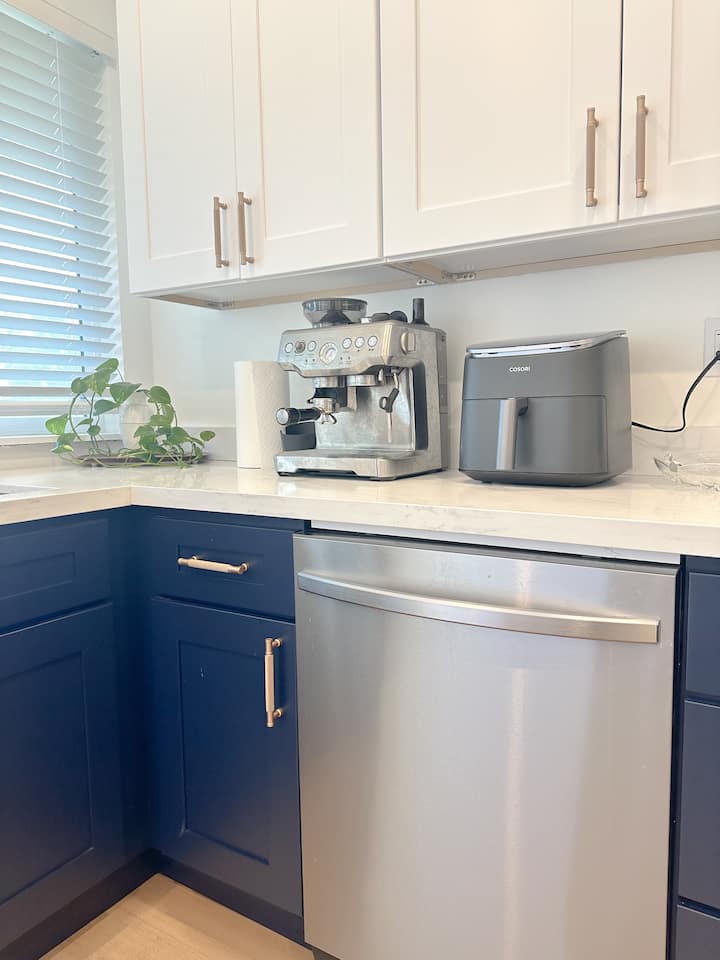 Beautiful Home Near West Oakland Bart Station - Oakland, CA