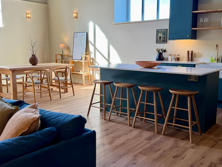 Luxury Riverside Duplex Apartment For 4 - Ross-on-Wye