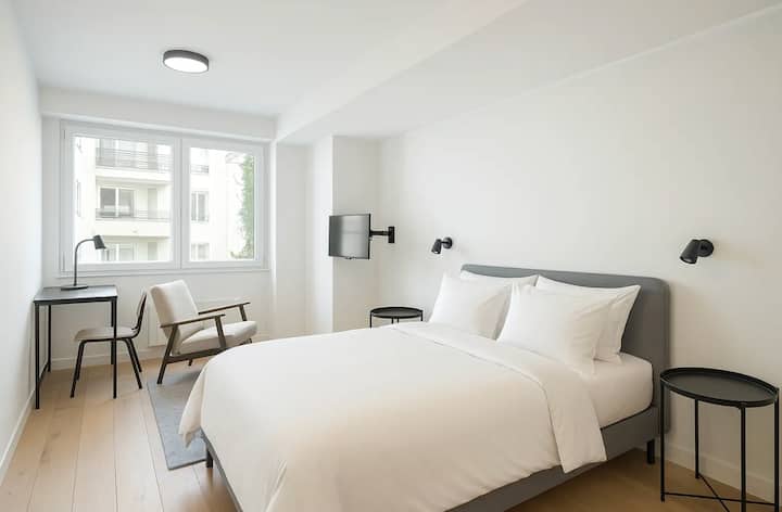 Modern Studio In Clichy (Ref: Fr-18-002-023-01h) - Clichy