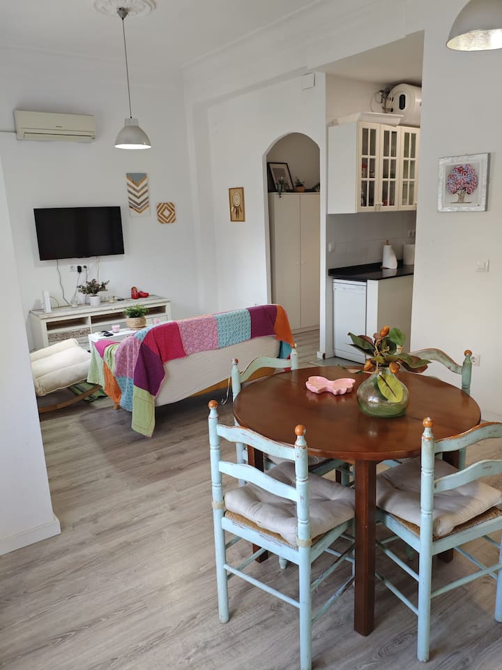 Apartamento En Zona Tranquila Cerca Del Centro. - Burjassot