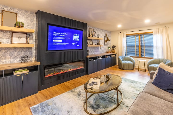 Family Retreat W/ Hot Tub, Game Room In Lincoln - Lincoln, NE