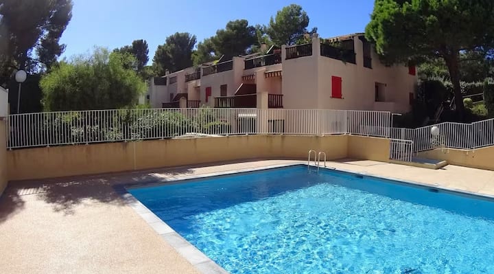 Studio Bord De Plage, Piscine Et Parking - Sanary-sur-Mer