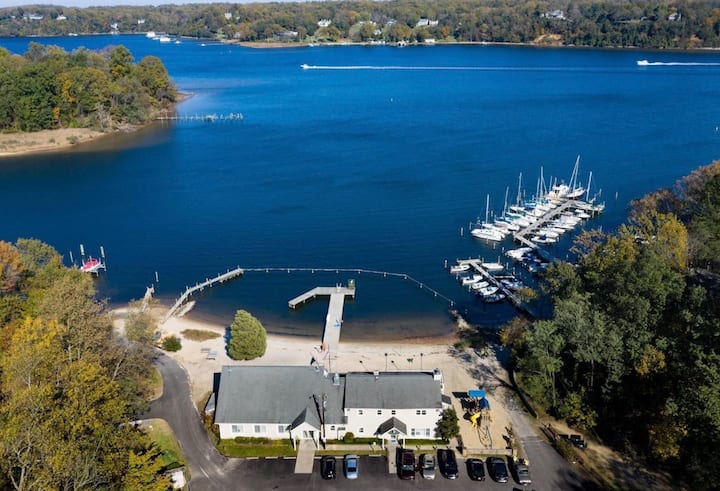 2bd Water View, W/beach Near Downtown Annapolis - Annapolis, MD