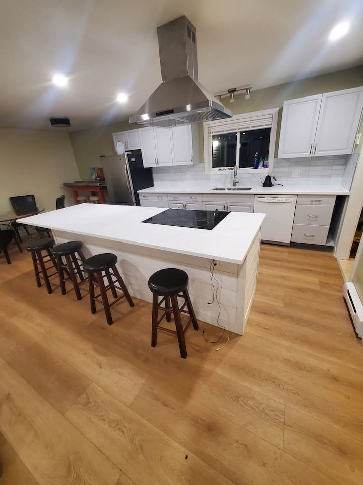 3br | Walk To Dwntwn | Near Mt Washington/cumby - Comox