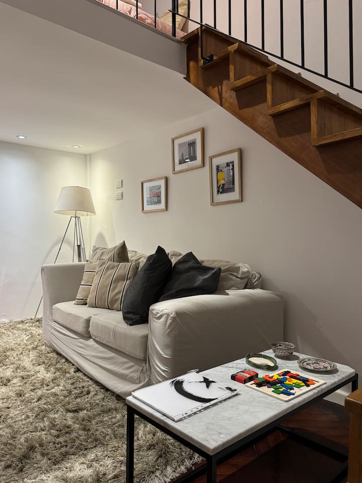 A Un Paso De Todo En Recoleta - Argentina