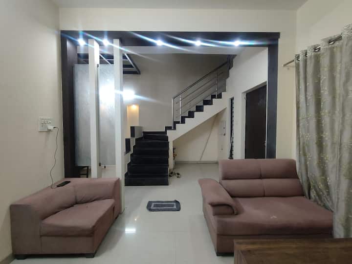 Cozy Villa - For Everyone - Indore