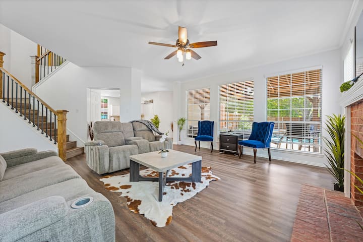 A Retreat Perfect For Families & Groups - Allen, TX