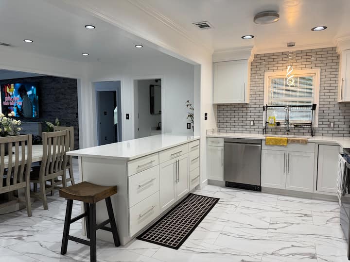 Modern Comfort Meet City Convenience. - Albany, GA