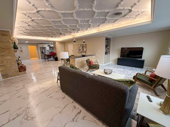 Charming 2-bedroom Apartment Close To Universities - Terre Haute, IN