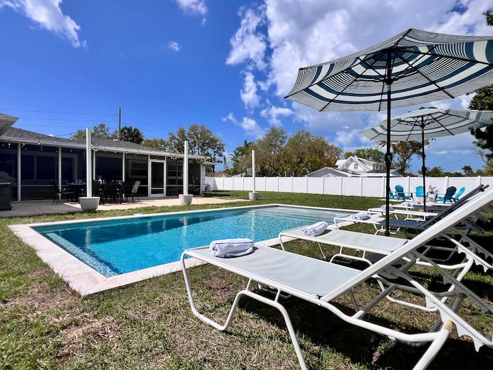 Calma House • Pool • Guest Suite • Gym • Near Ami - Anna Maria Island, FL