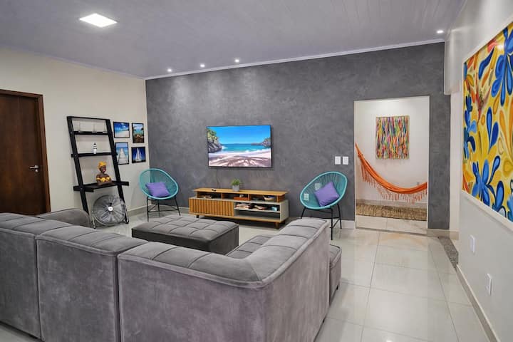 Casa De 4 Quartos Com Piscina E Churrasqueira - Brasília