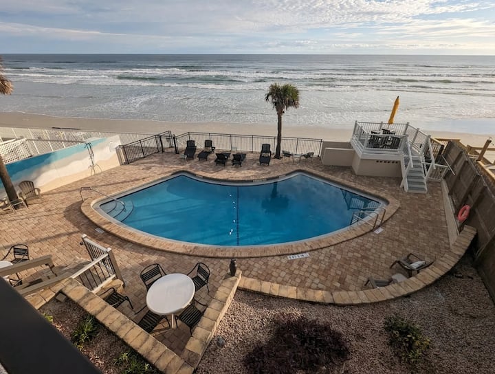 Organic Beach Retreat Hotel - Daytona Beach, FL