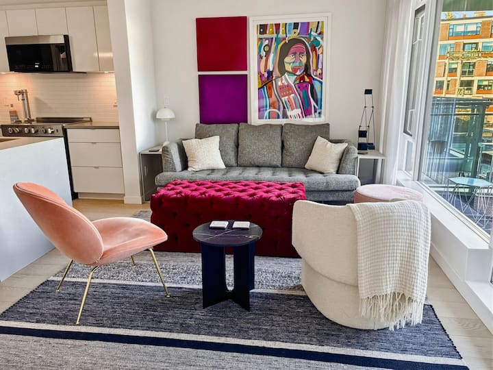 Cool Vancouver Condo: Comfort, Style & Convenience - Vancouver