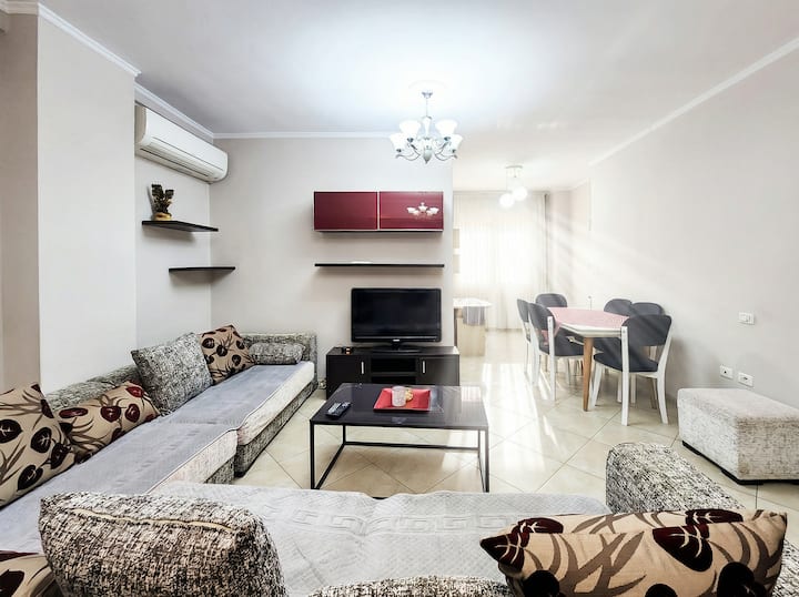We Love Tirana In Center 2br Apartment - 티라나