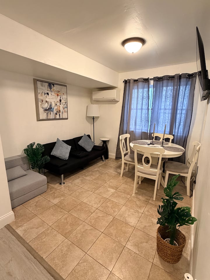 Cozy 2 Bedroom Apt, With Parking, 5 M. To Train - Englewood, NJ