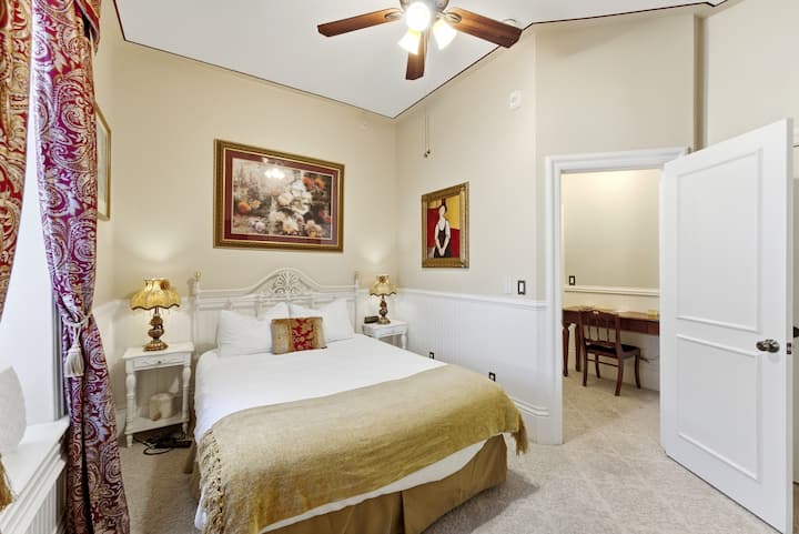 Royal Spa | Large Spa Bath W Private Office - Midway, UT