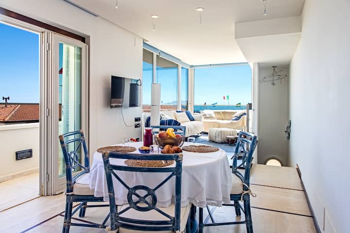 Mariella Luxury - Sea View Apartment - Viareggio