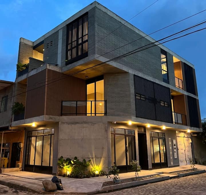 Suite De Lujo Con Balcón Y Aire Acondicionado - Carepa