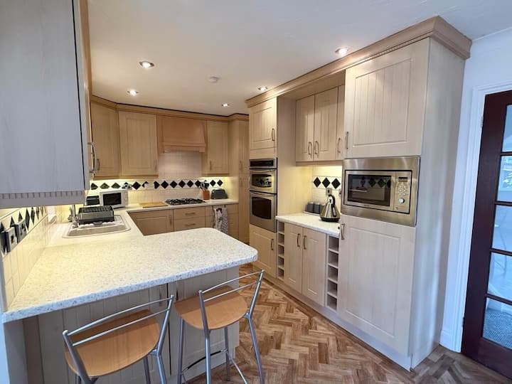 3br 2bath | Sleep 5 |Nr Pakefield Beach | Parking - Lowestoft