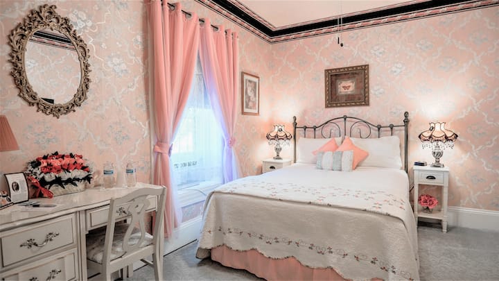 Rose Room | Victorian Charm W Large Private Bath - Midway, UT