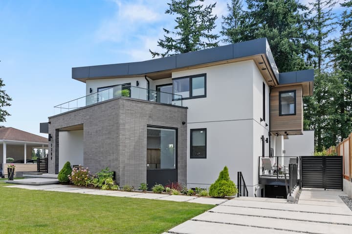 Brand-new Modern 2 Bedroom Basement Suite - Coquitlam