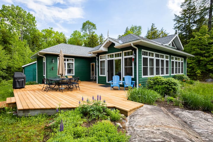 Pristine Water, Bbq, Cottage On Tooke Lake - Huntsville