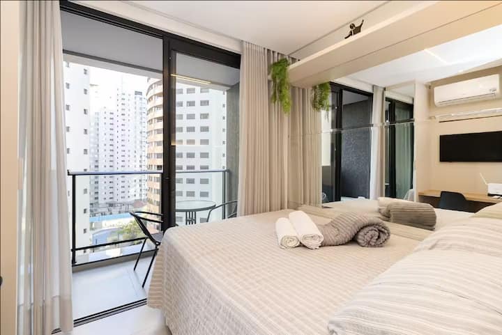 Modern Studio • Batel• Self Check-in - Brasil