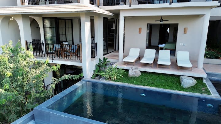 Luxury 2 Bedroom Condo With Private Pool - Zihuatanejo