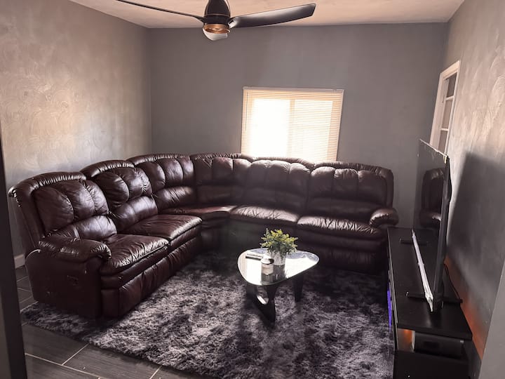 Stylish 1br | Private Entrance Near Pittsburgh - Plum, PA