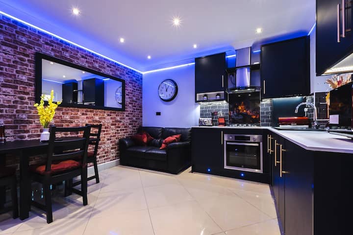 Comfortable Reading Penthouse For Longer Stays - Reading