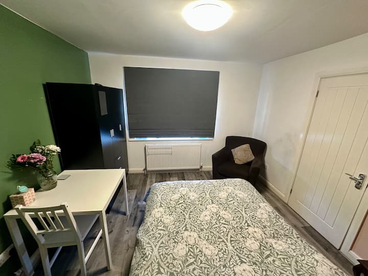 Warm & Welcoming Stay Near Southmead - Bristol