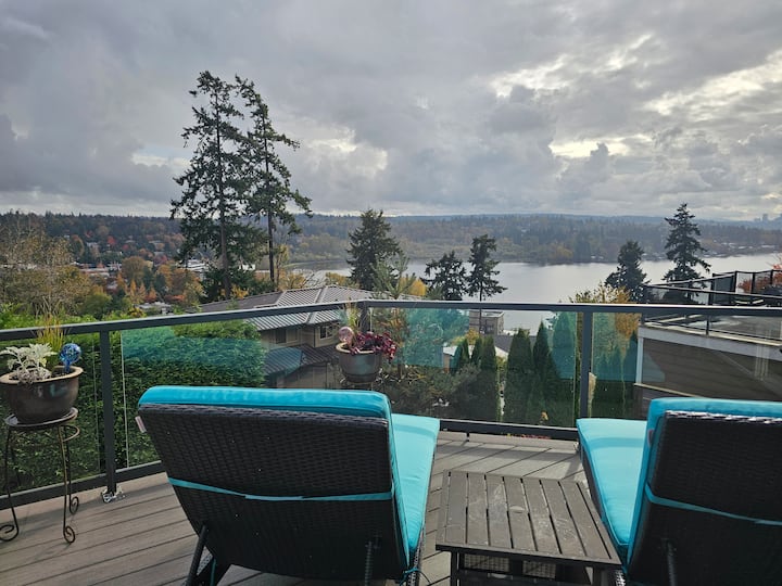 Stunning Mountain & Lake View Kirkland Home - Kirkland, WA