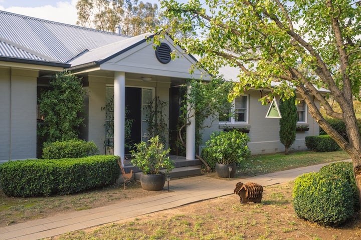 Kainga | Country Family Retreat With Fire Pit - Goulburn