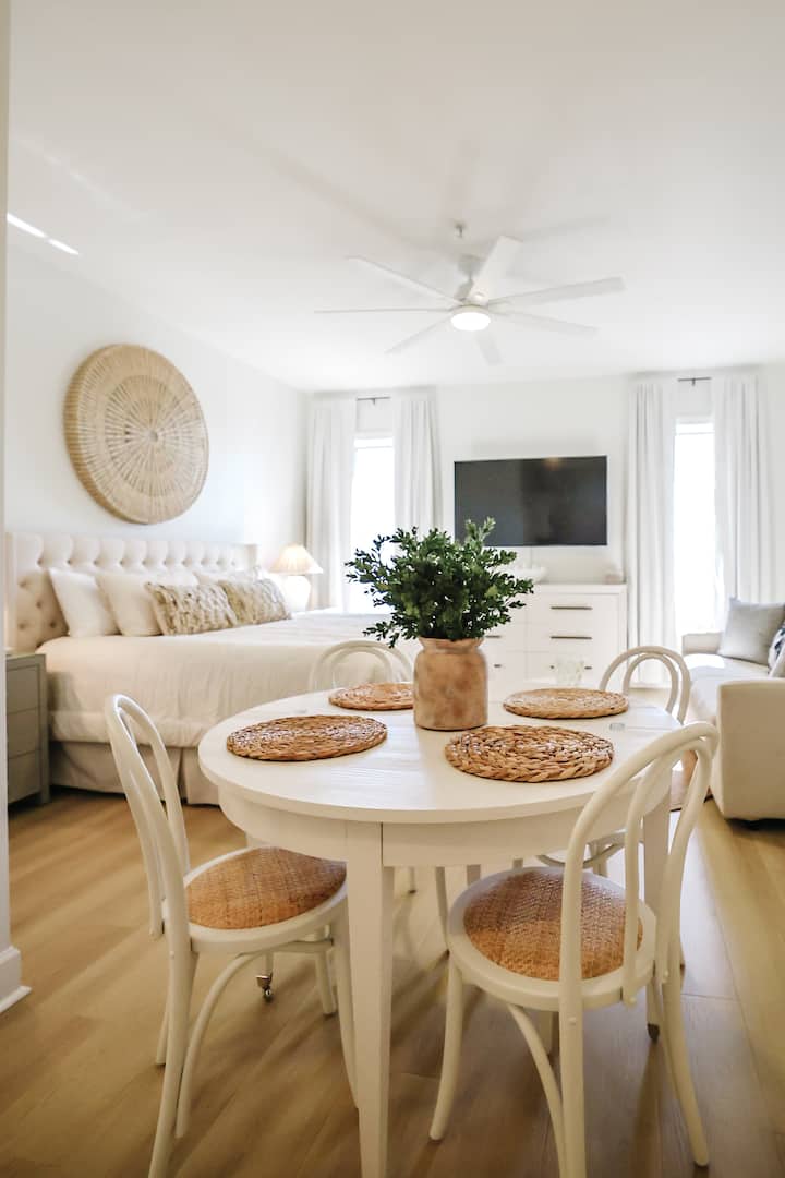 "Salty Sol" / 30a Studio / Walk To Rosemary & Alys - Rosemary Beach, FL