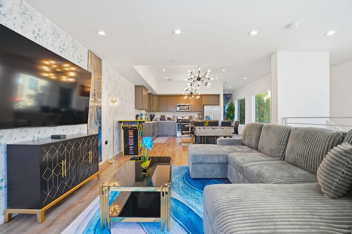 Sleeps 24! Spacious Escape: Fifa World Cup Sofi - Los Angeles, CA